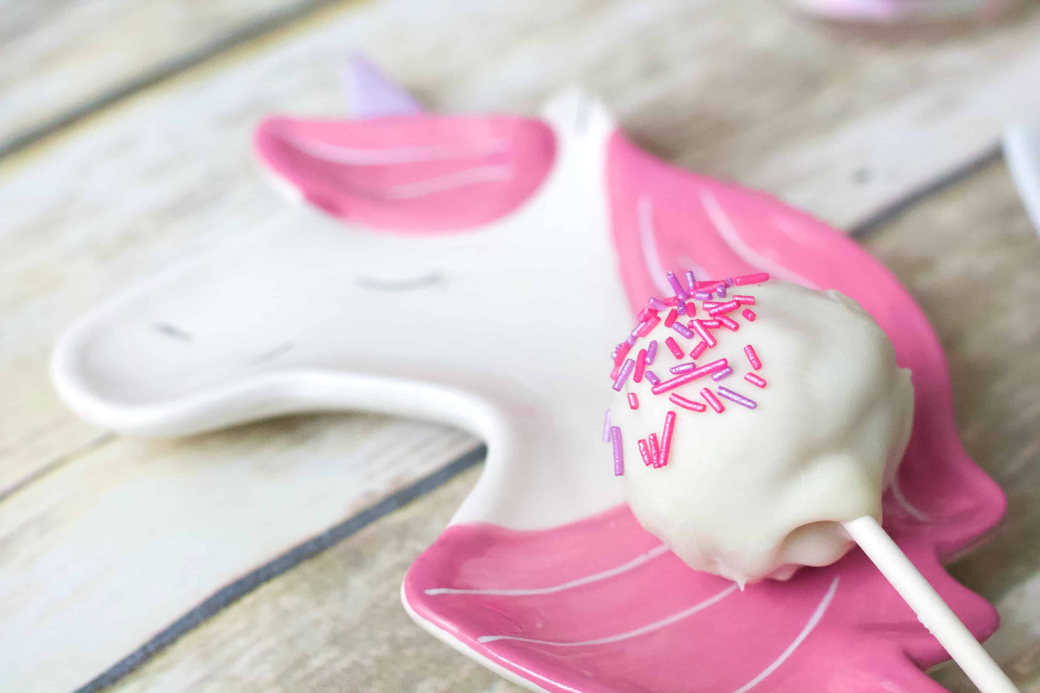 Cake Pop tutorial including recipes. Whip these up for your next party!