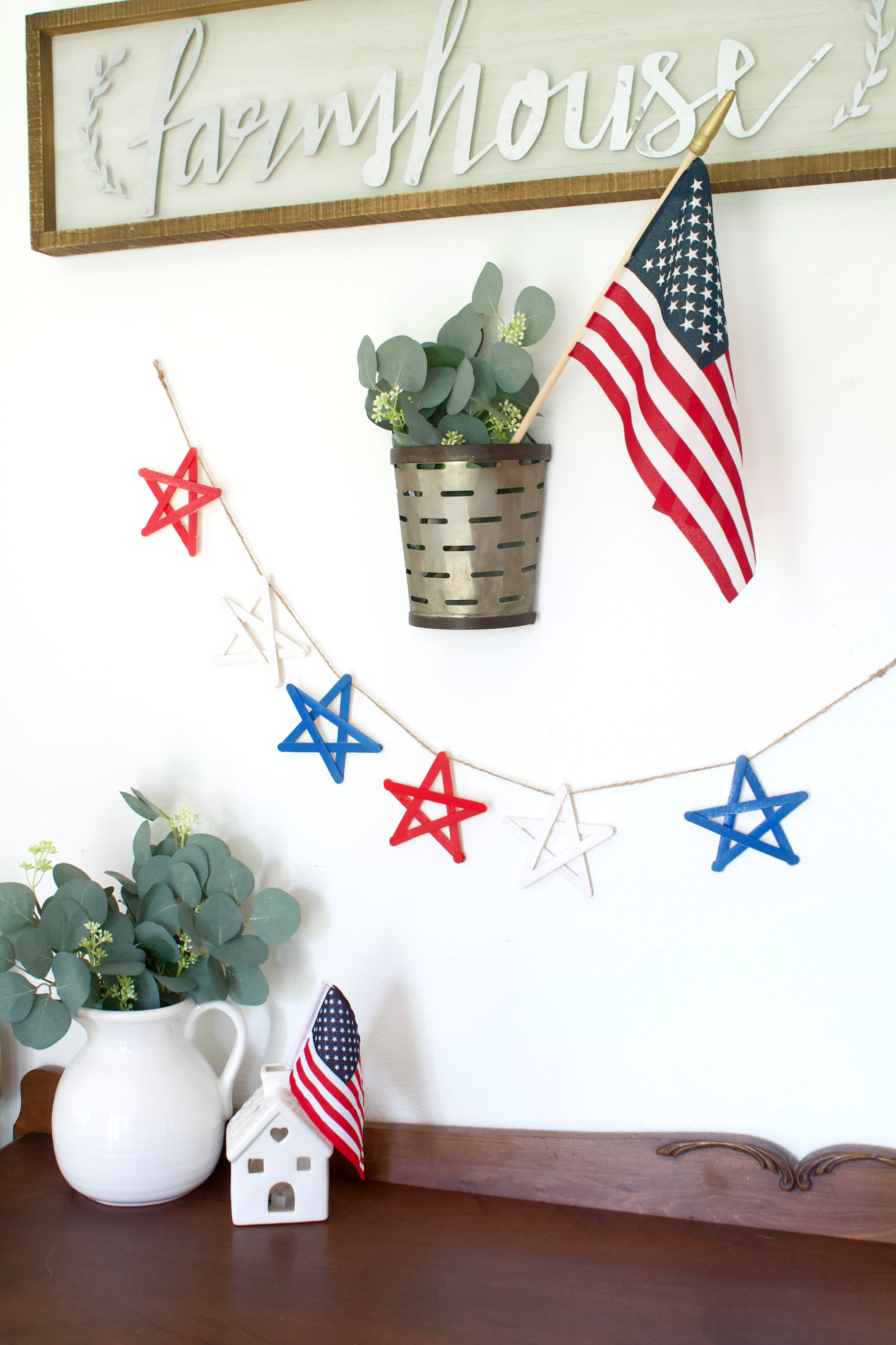 Easy 4th of July Garland to make in under an hours time!