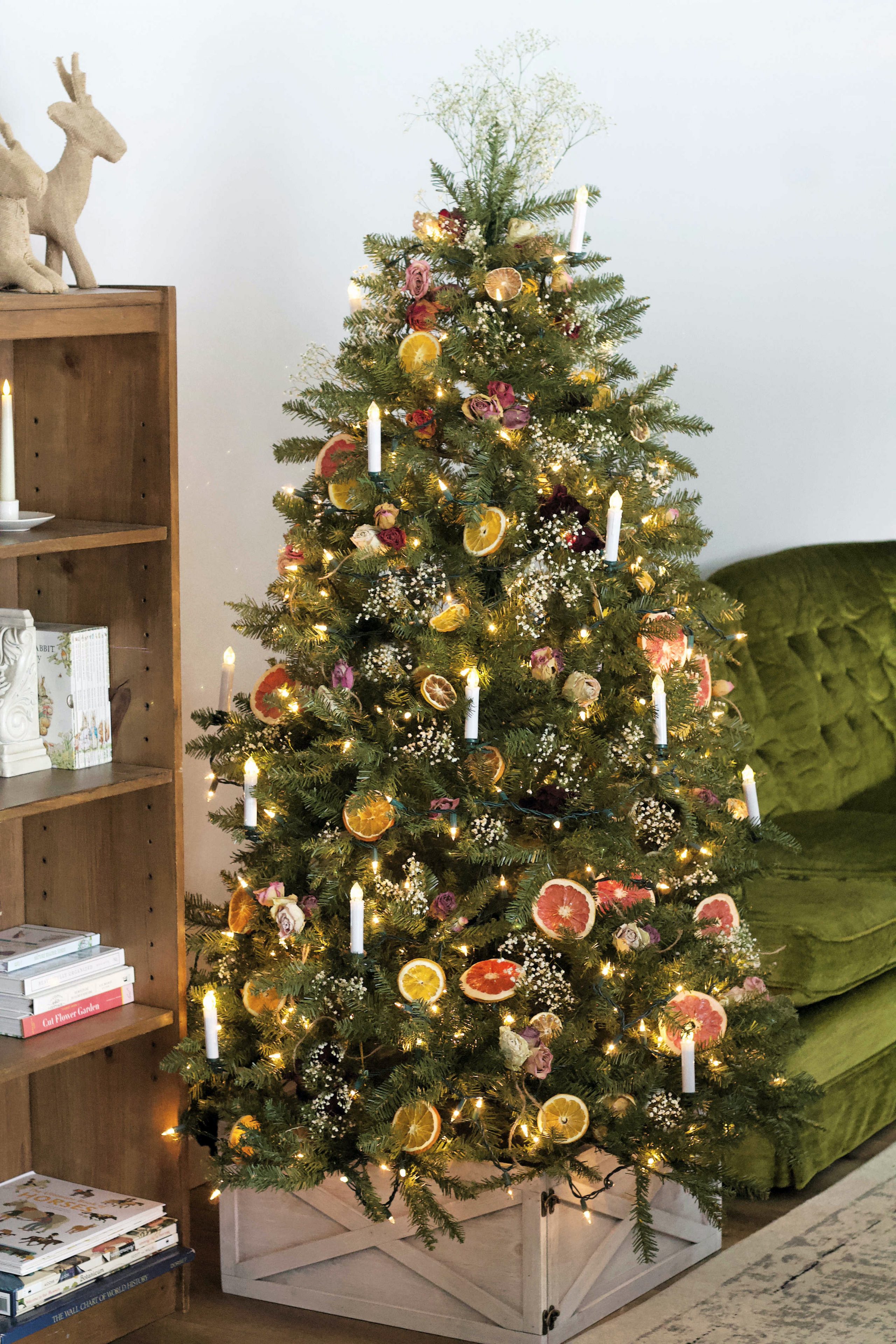Romantic Vintage Christmas Tree With Dried Floral and Citrus