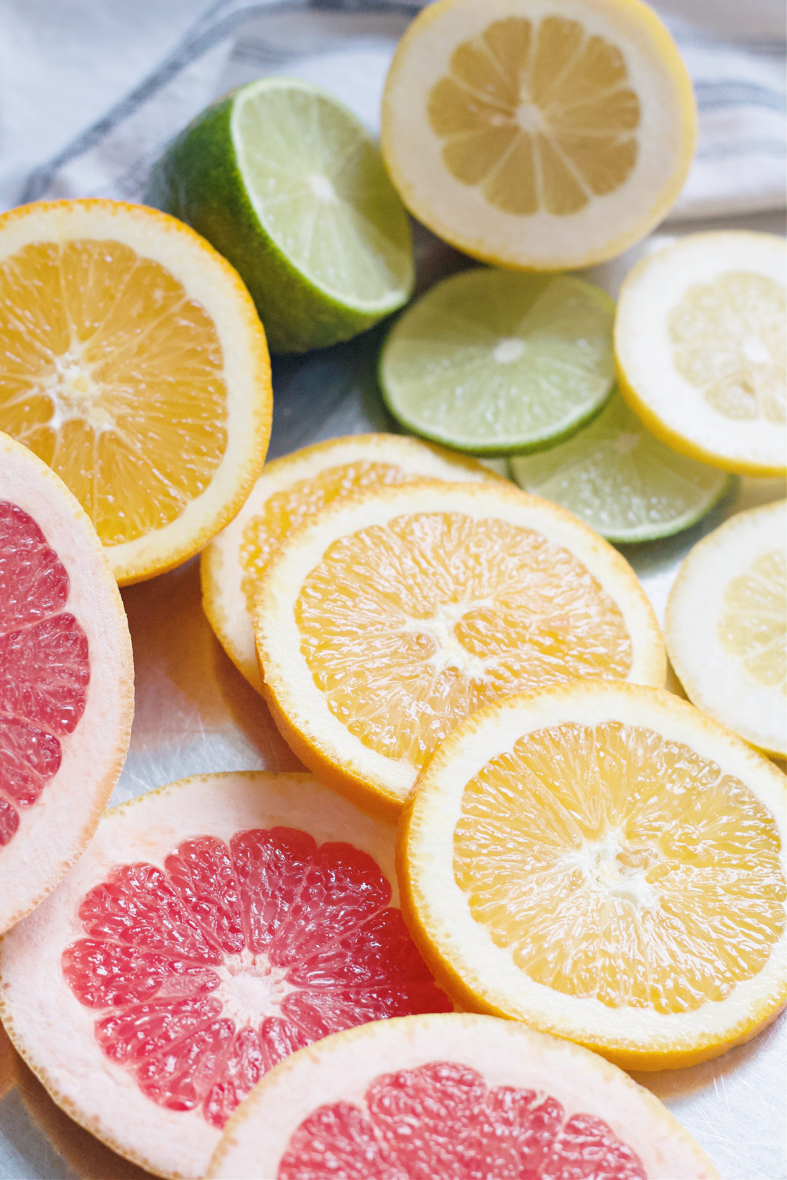 Old Time Vintage Christmas Decor Ideas with Dried Floral and Citrus